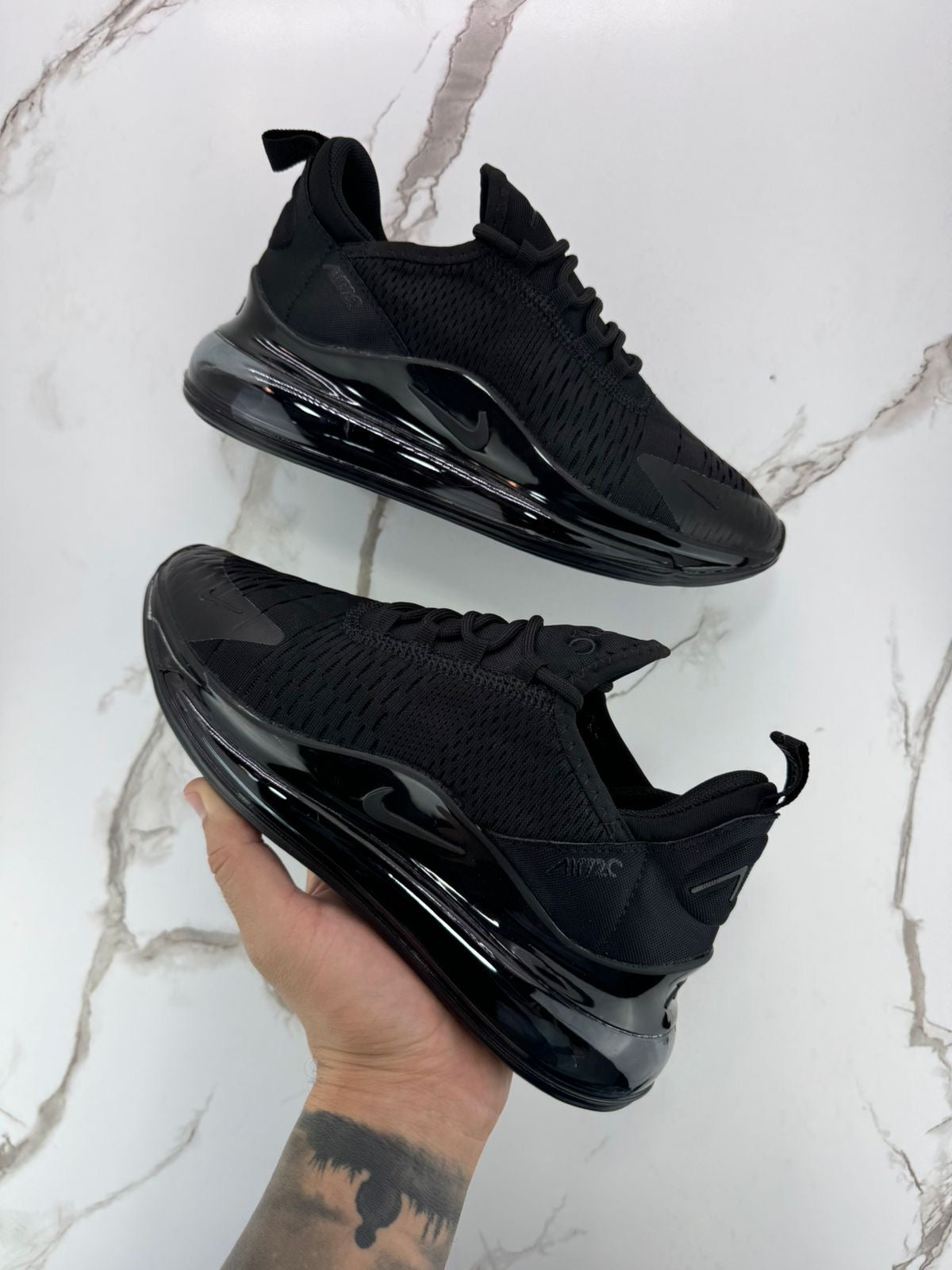 TENIS AIR MAX 720 VALVULA NKBLK00869 – 92Kicks