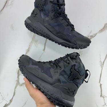 UNDER ARMOUR – 92Kicks